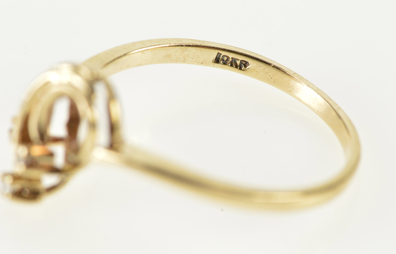 10K Diamond Inset Three Stone Wavy Design Fashion Yellow Gold Ring ...