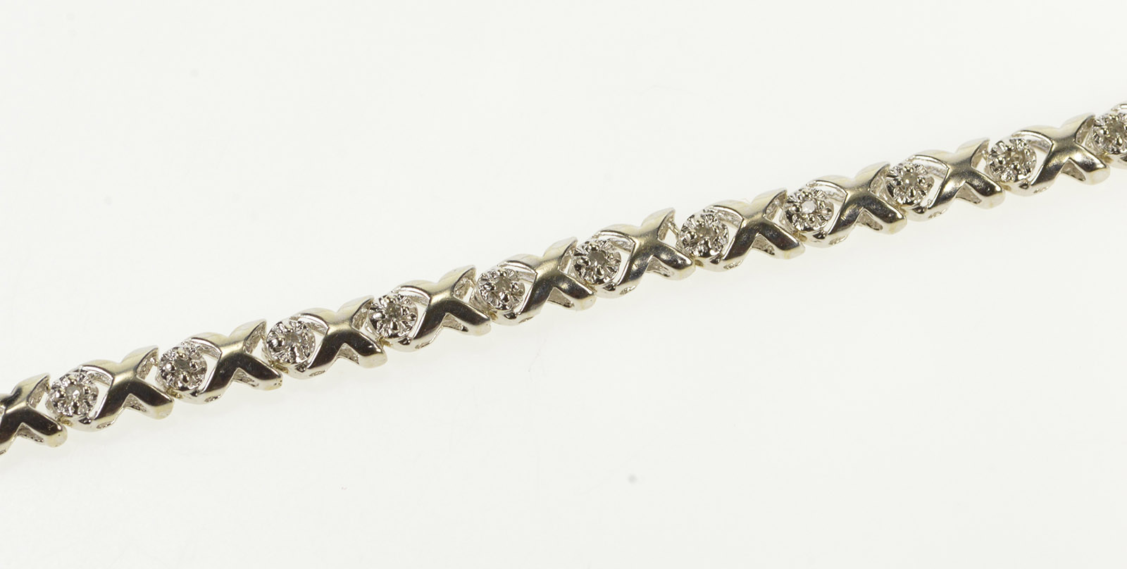 10k Diamond Xo Hugs And Kisses Link Tennis White Gold Bracelet 7 75