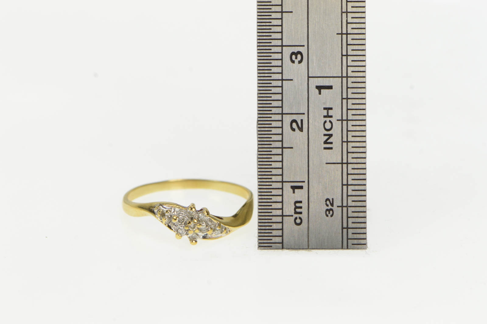 10K Flower Diamond Round Cluster Vintage Yellow Gold Ring, Size 8.25 ...