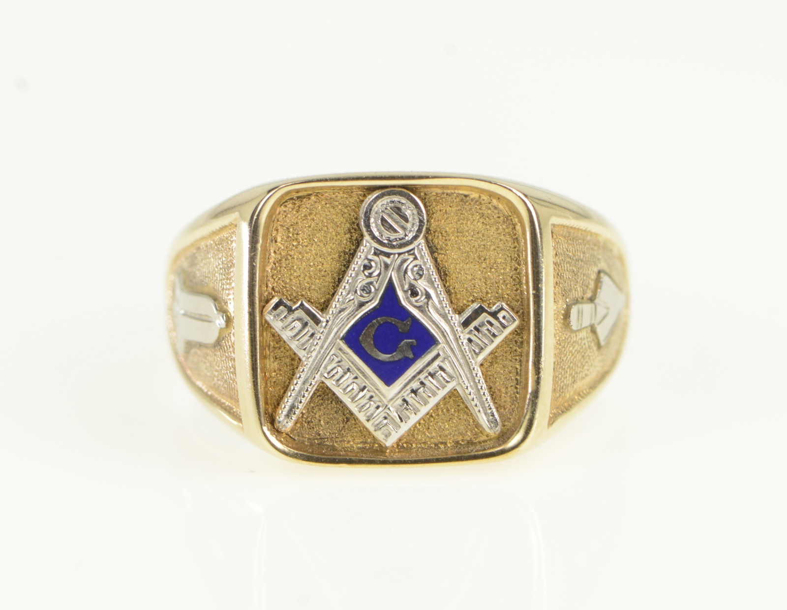 10K Masonic Enamel Compass Square Yellow Gold Ring, Size 10 | Property Room