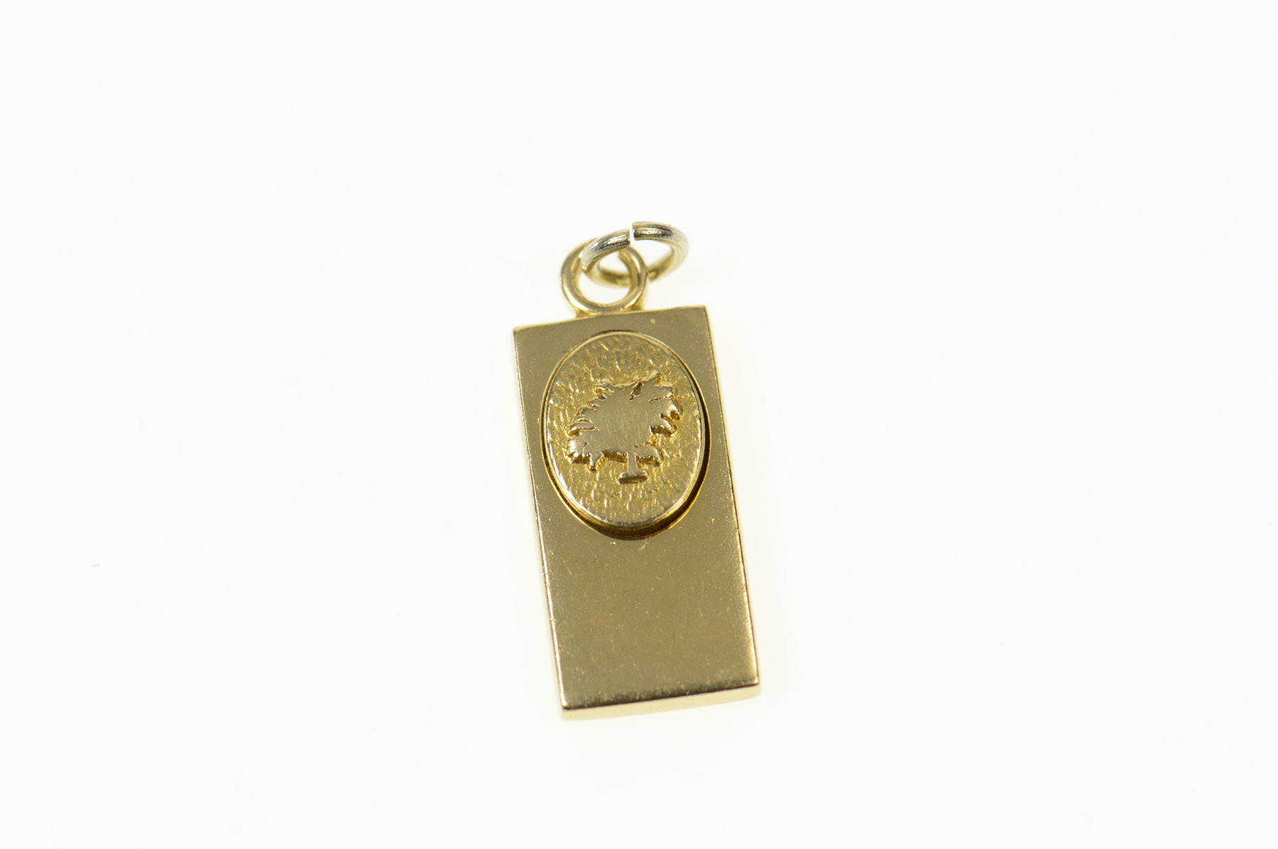 10K Oval Oak Tree Rectangular Yellow Gold Charm/Pendant | Property Room