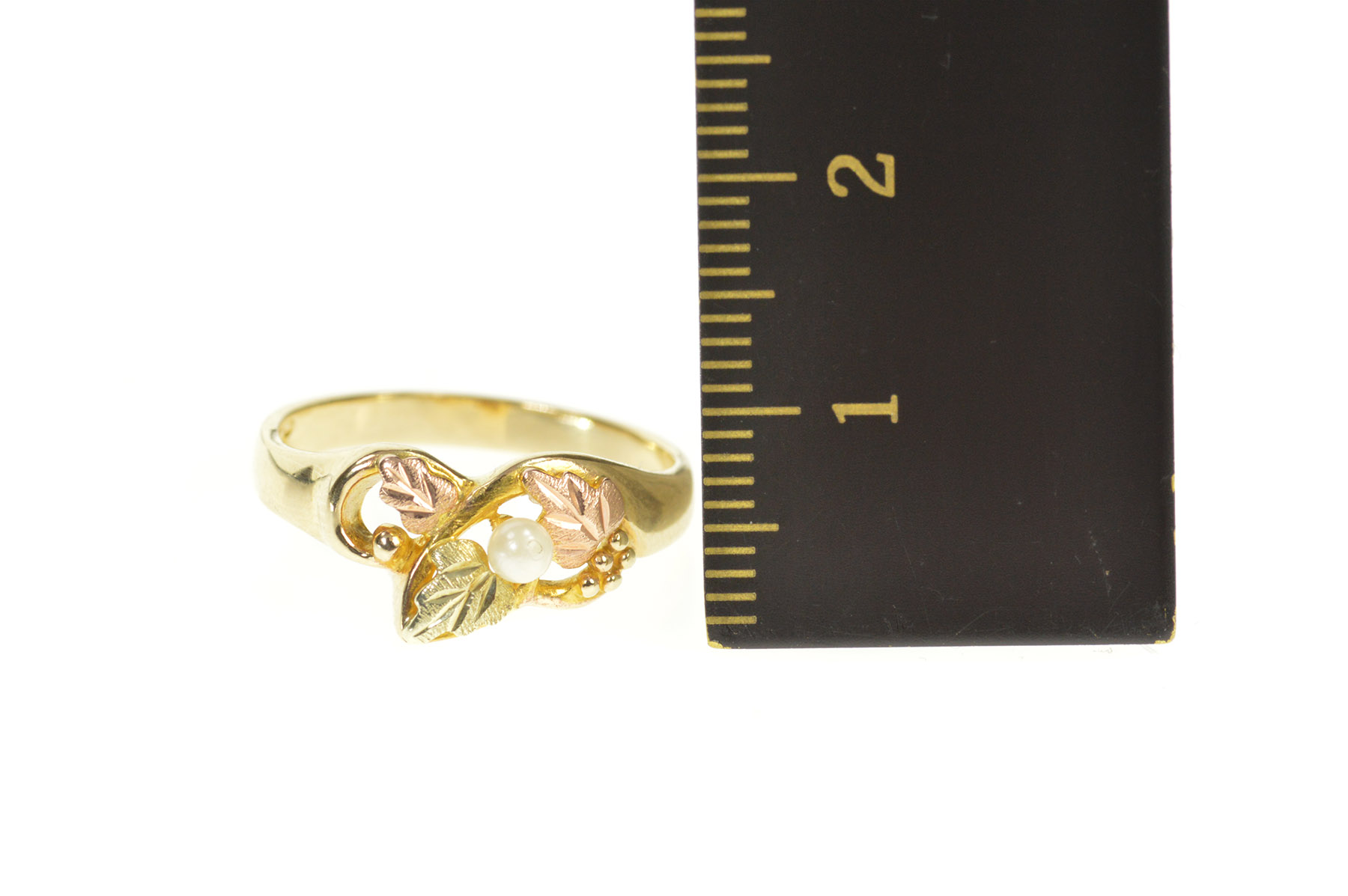 10K Pearl Inset Black Hills Leaf Natural Motif Yellow Gold Ring, Size 6 ...