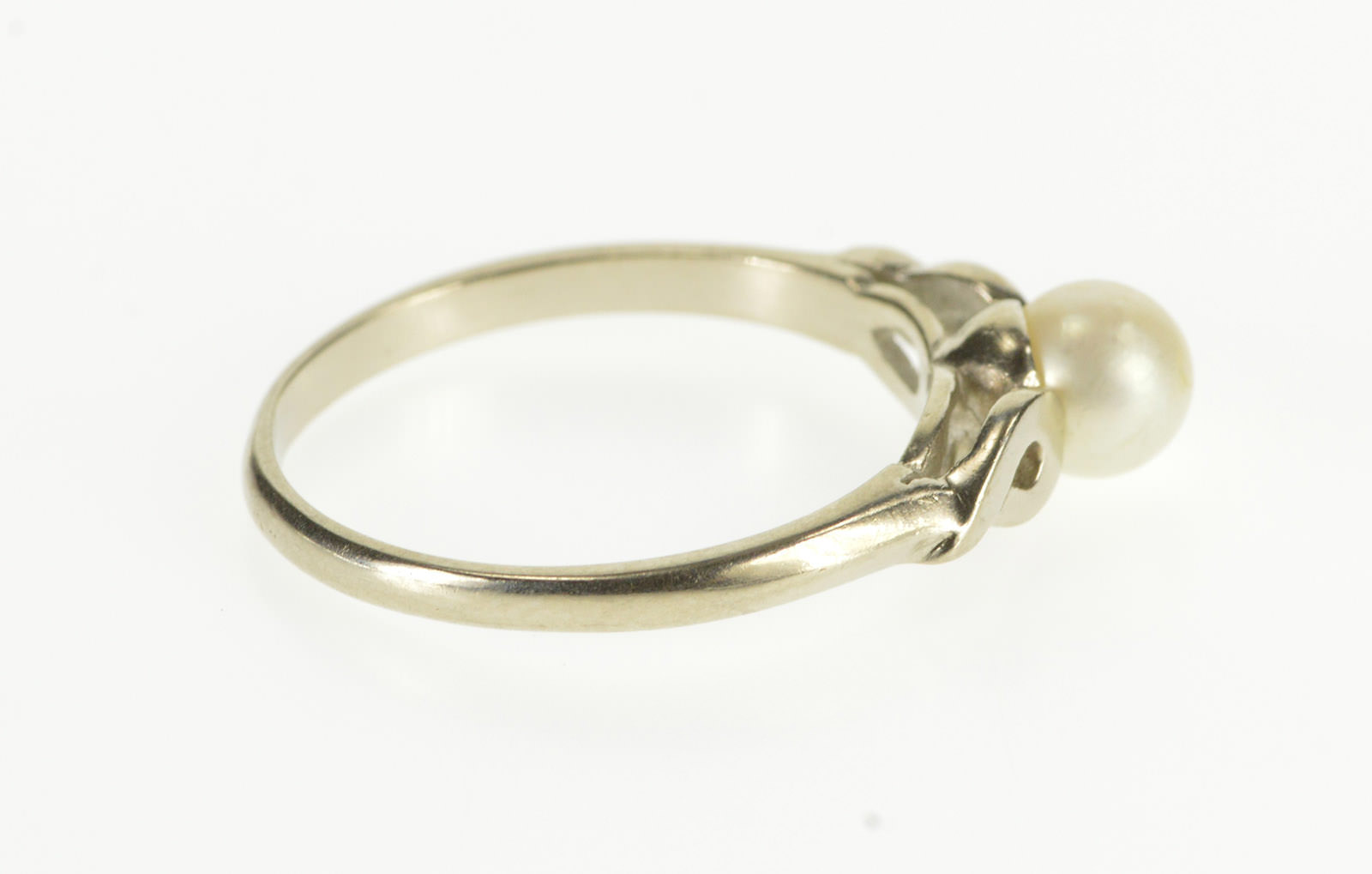 10K Pearl Inset Wavy Loop Design Retro Statement White Gold Ring, Size ...