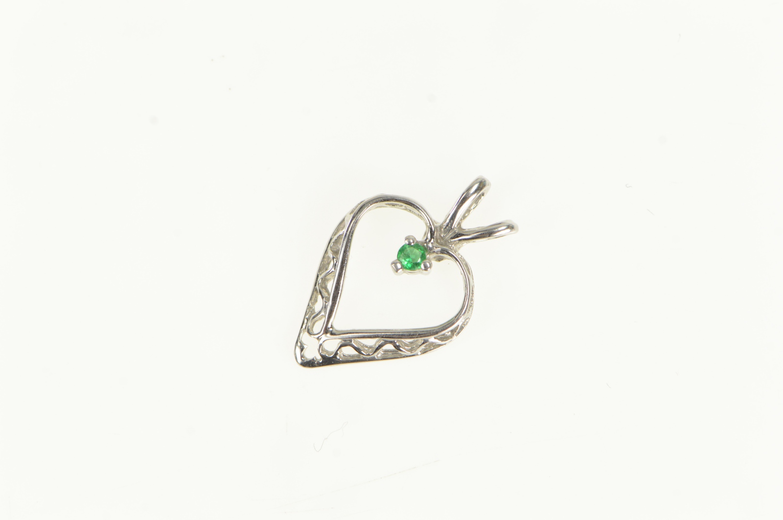 10K Retro Emerald Filigree Heart Love Symbol White Gold Charm/Pendant ...