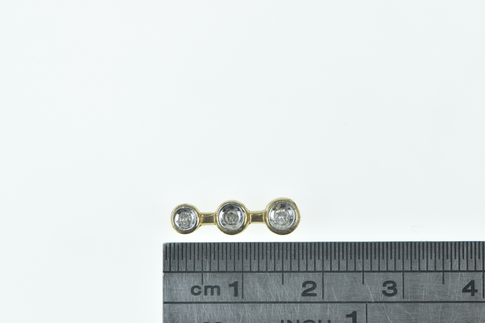 10K Tiered Diamond Vintage Classic Drop Yellow Gold Pendant | Property Room