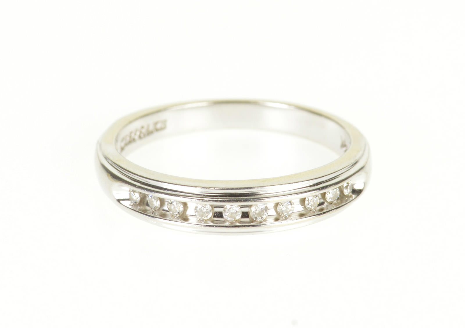 14K 0.10 Ctw Channel Inset Diamond Wedding Band White Gold Ring, Size 7 ...