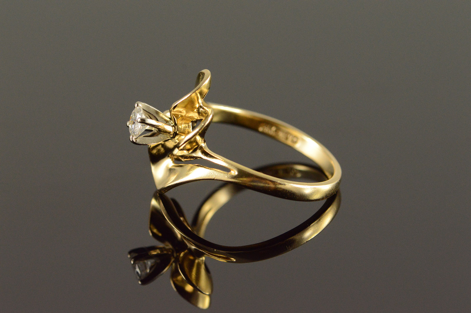 14K 0.18 CT Free Form Diamond Solitaire Engagement Yellow Gold Ring ...