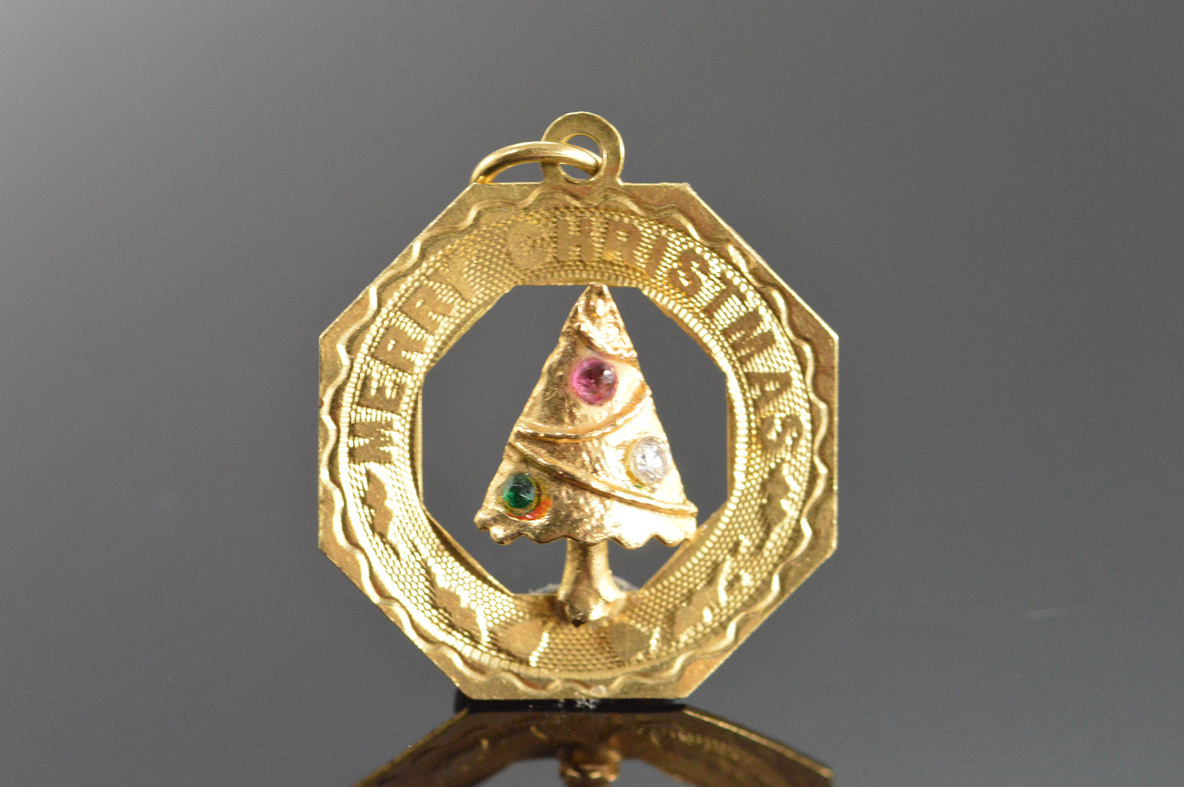 14K 1.3g Christmas Tree Medallion Yellow Gold Charm/Pendant | Property Room