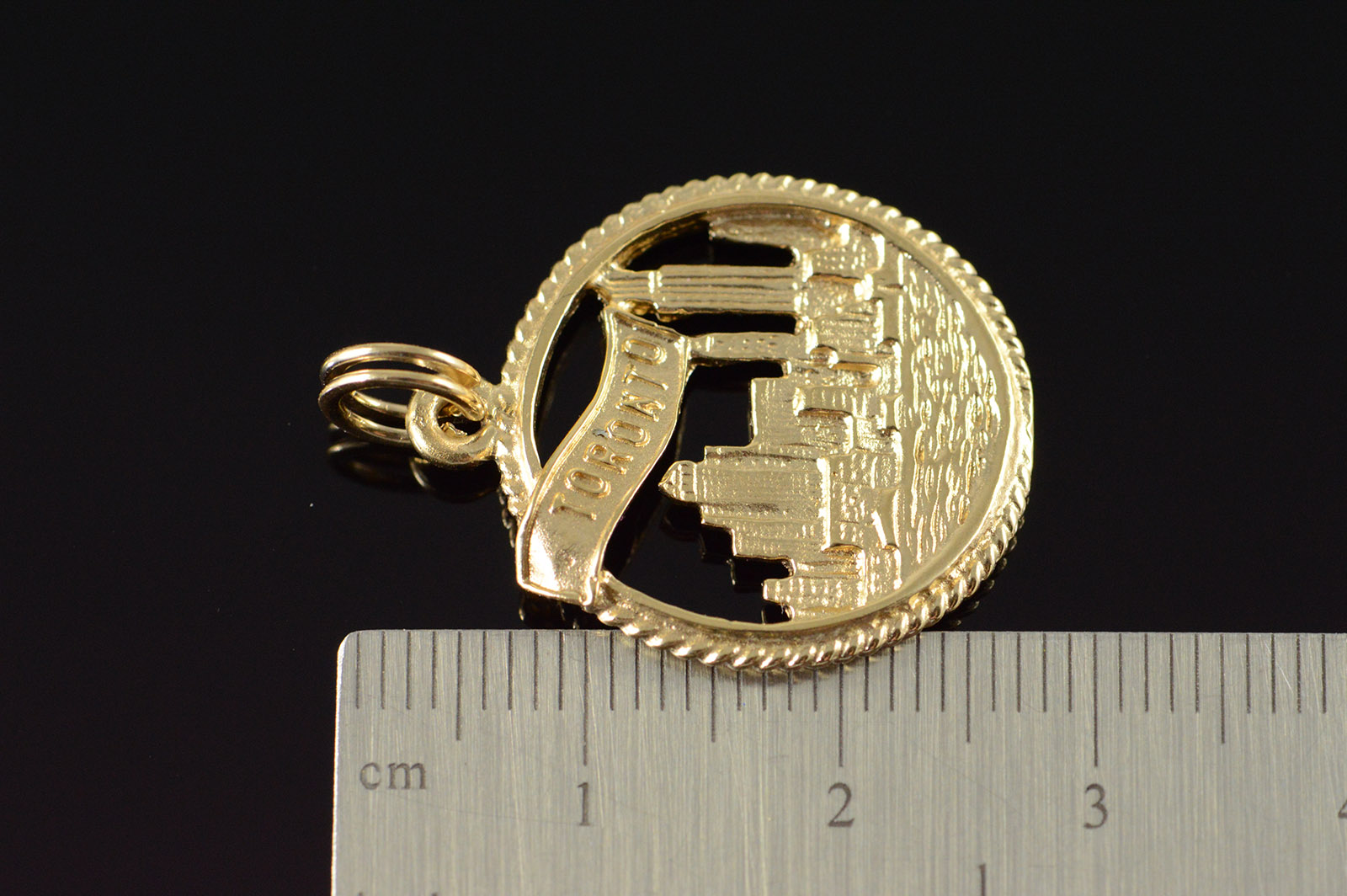 14K 3.9g Vintage 'Toronto' Canada City Profile Yellow Gold Charm ...