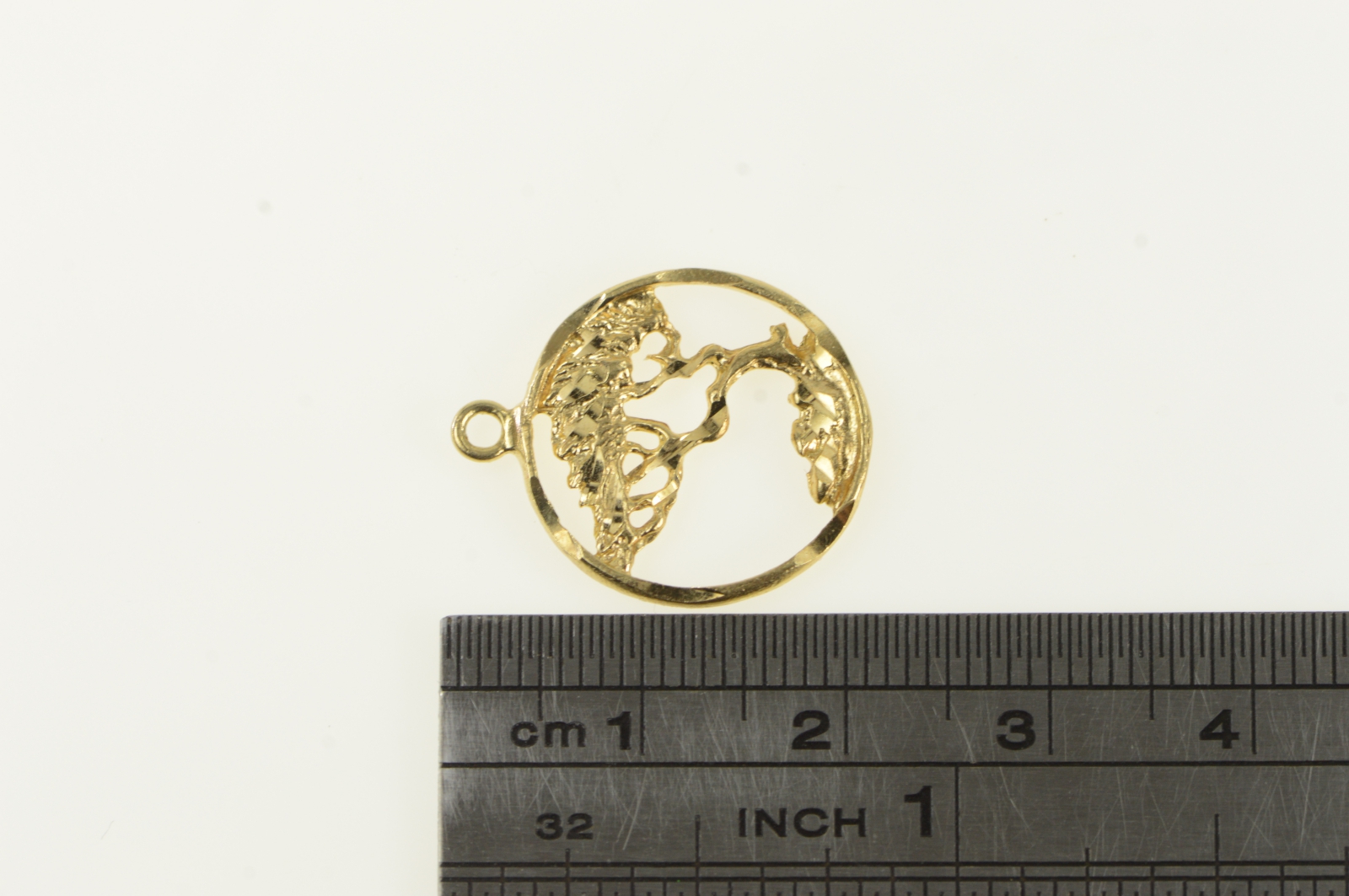 14K Acacia Tree Of Life Serengeti Round Yellow Gold Charm/Pendant ...