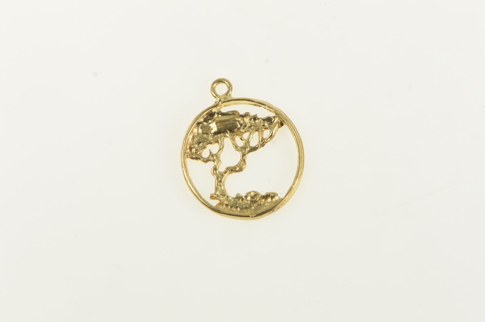 14K Acacia Tree Of Life Serengeti Round Yellow Gold Charm/Pendant ...