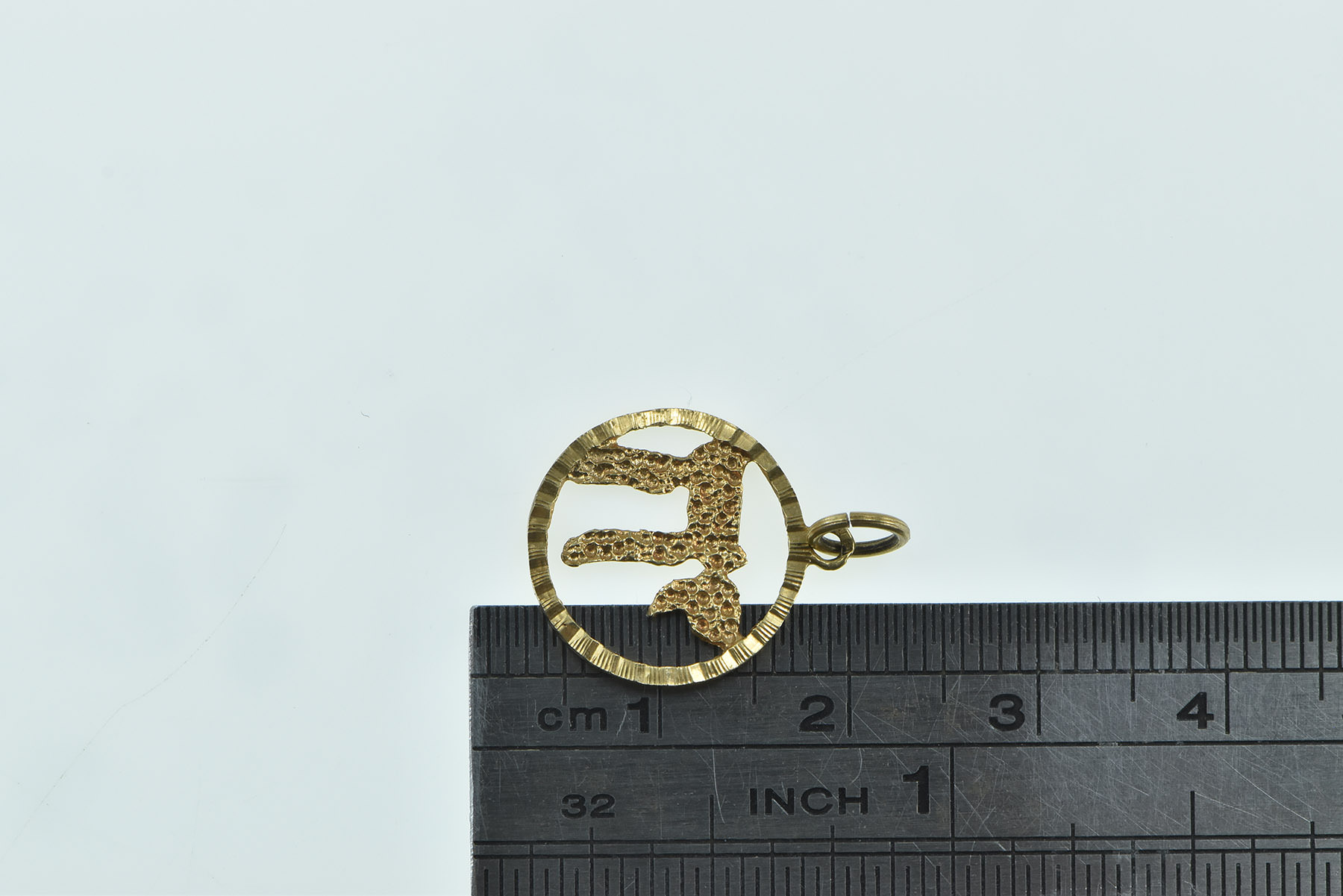 14K Chai Hebrew Life Symbol Round Jewish Faith Yellow Gold Charm ...
