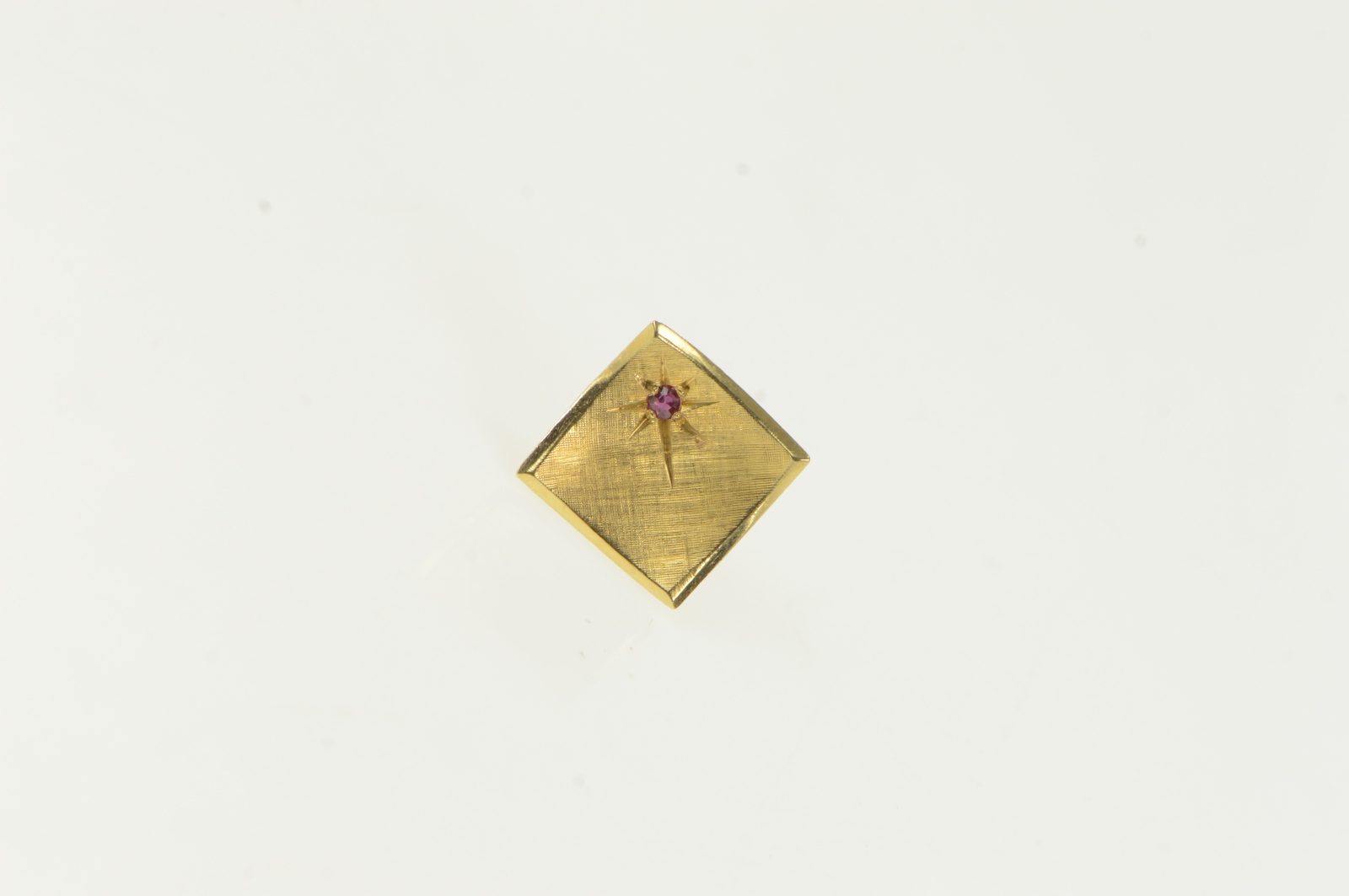 14K Curved Ruby Square Vintage Lapel Yellow Gold Pin/Brooch | Property Room