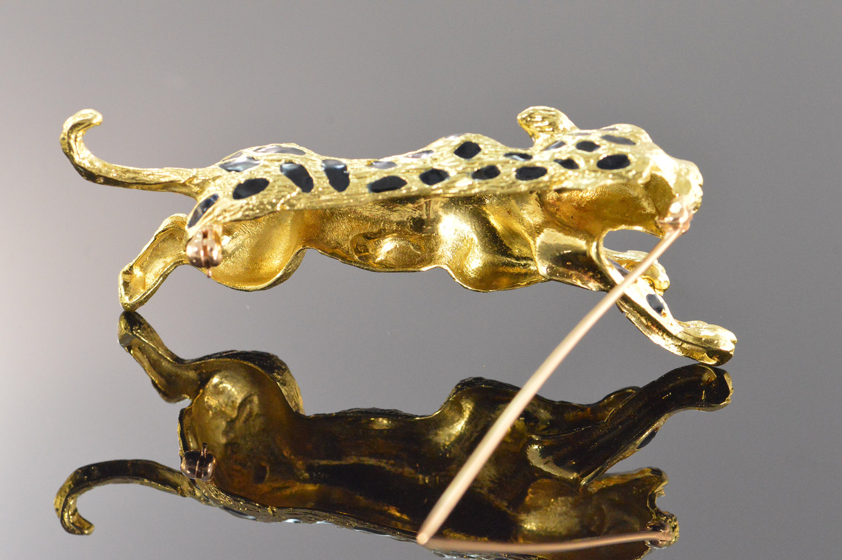 14K Designer Enamel 3D Jaguar Yellow Gold Pin/Brooch 2.25" | Property Room