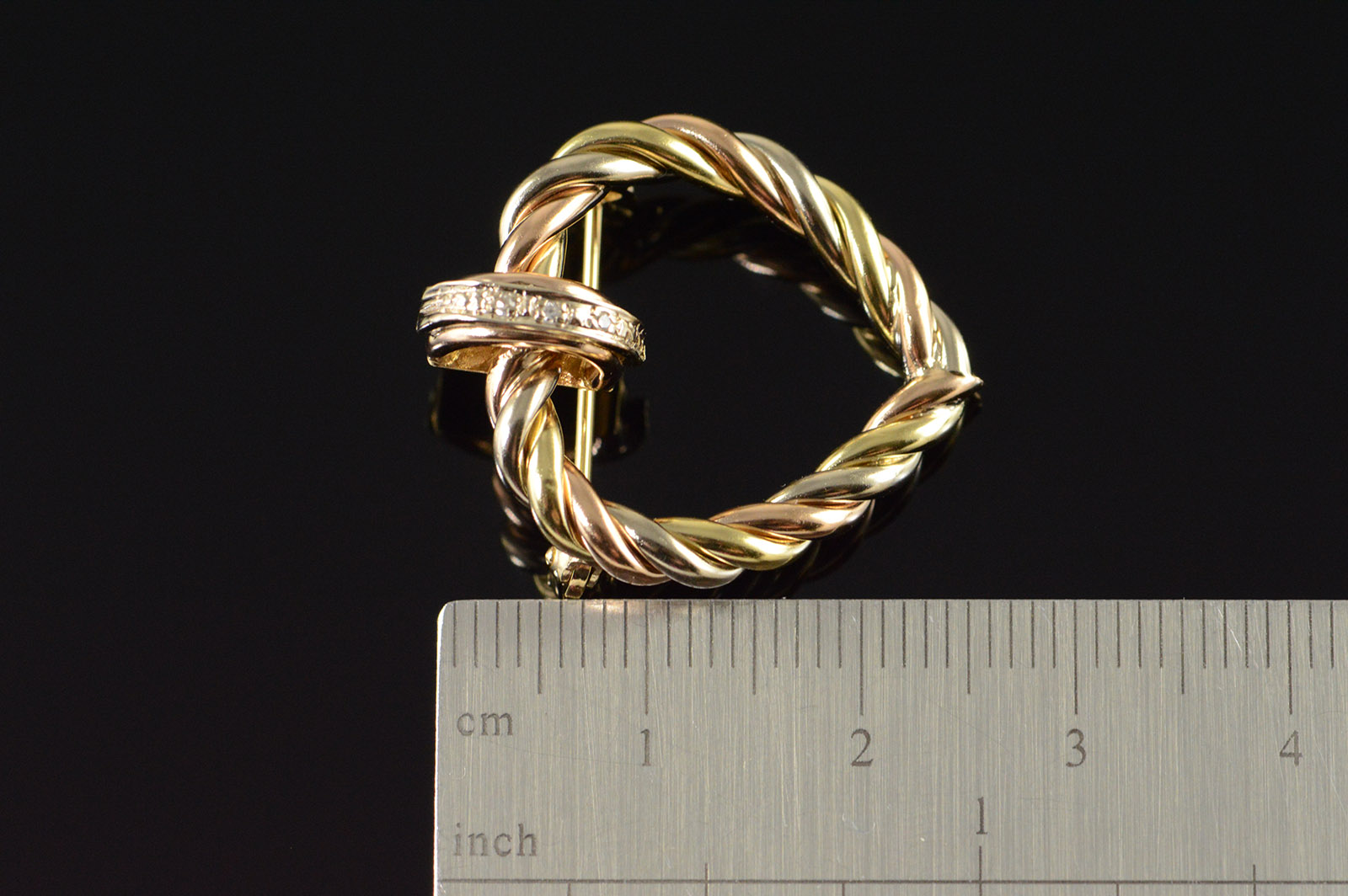 14K Diamond Accented Rope Outline Yellow Gold Pin/Brooch | Property Room