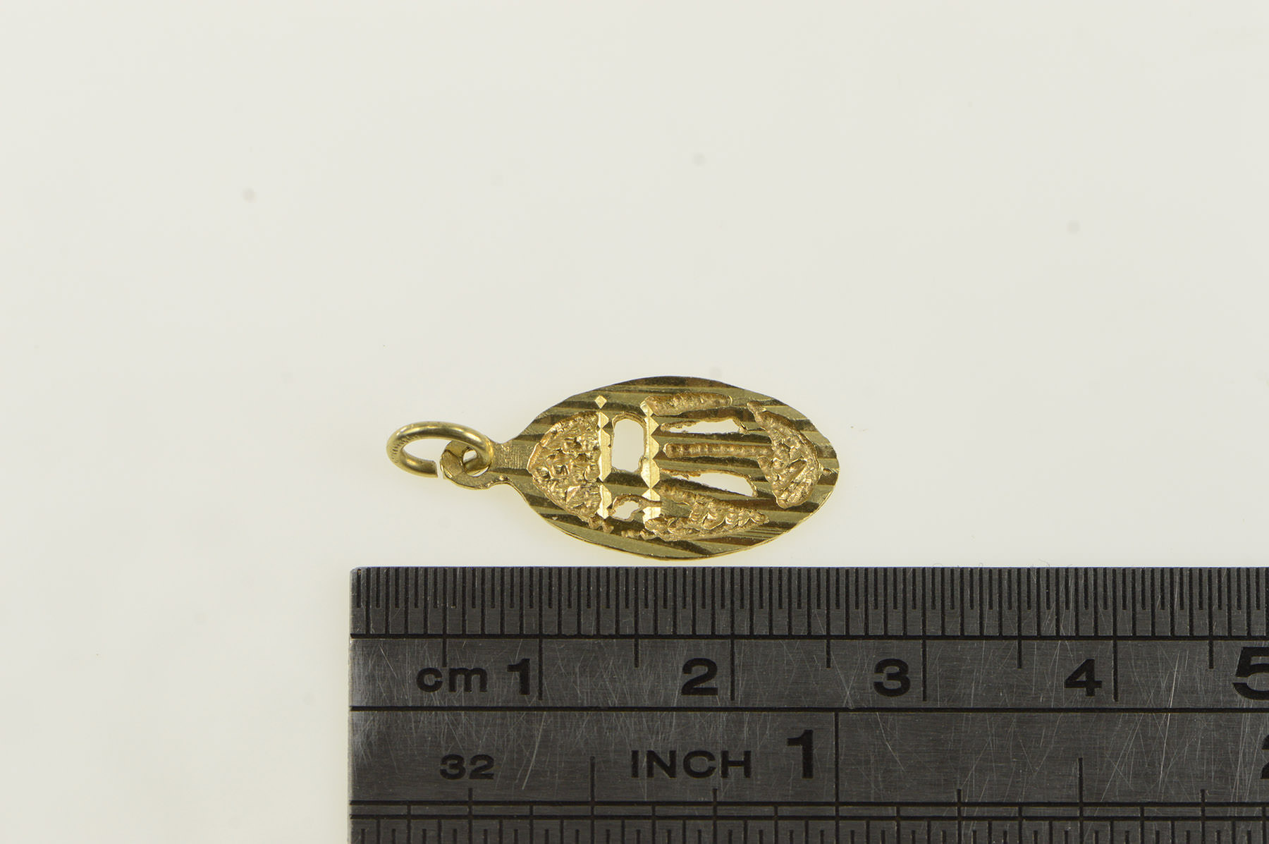 14K Diamond Cut Chai Hebrew Life Symbol Yellow Gold Charm/Pendant ...