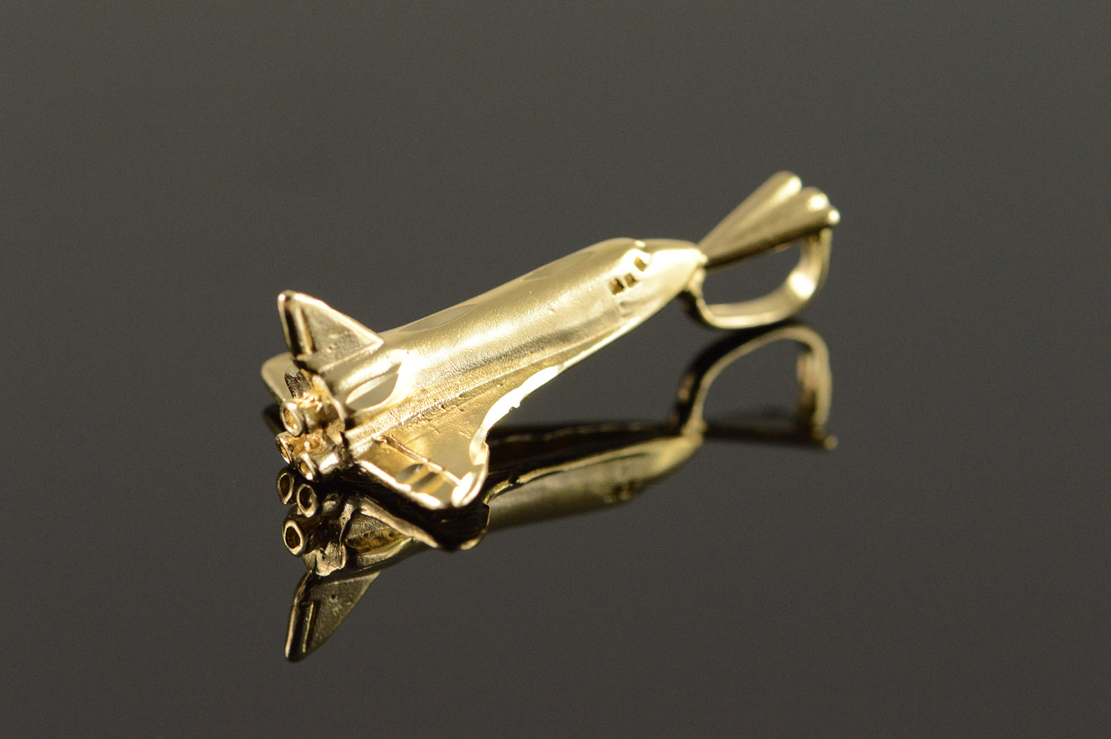 14K Diamond Cut Space Shuttle Yellow Gold Charm/Pendant | Property Room
