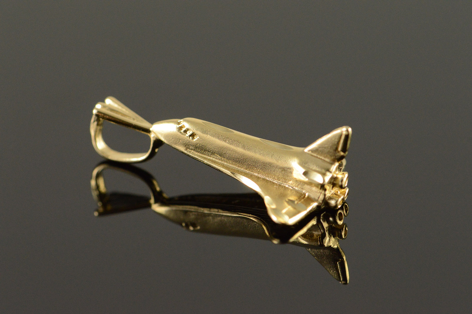 14K Diamond Cut Space Shuttle Yellow Gold Charm/Pendant | Property Room