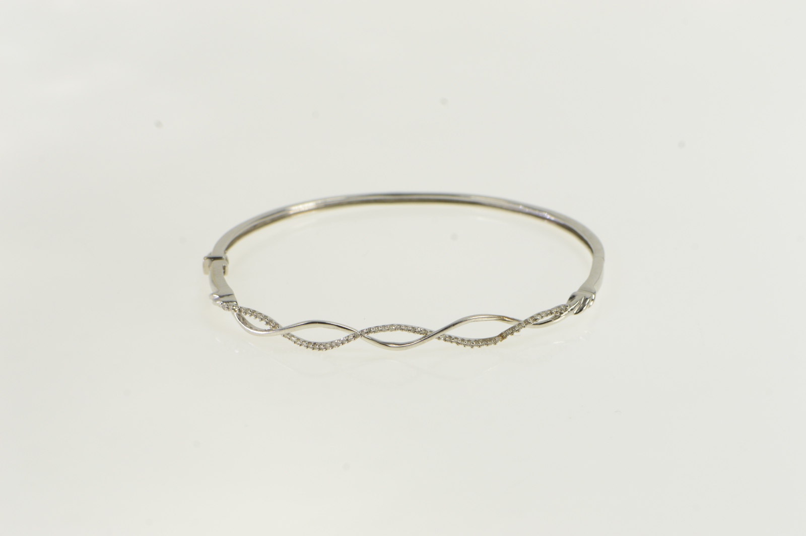 14K Diamond Wavy Design Statement Bangle White Gold Bracelet 7" | Property Room