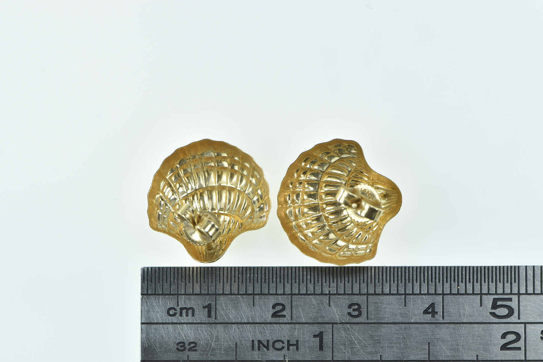14K Domed Scallop Sea Shell Ocean Motif Yellow Gold Earrings | Property ...