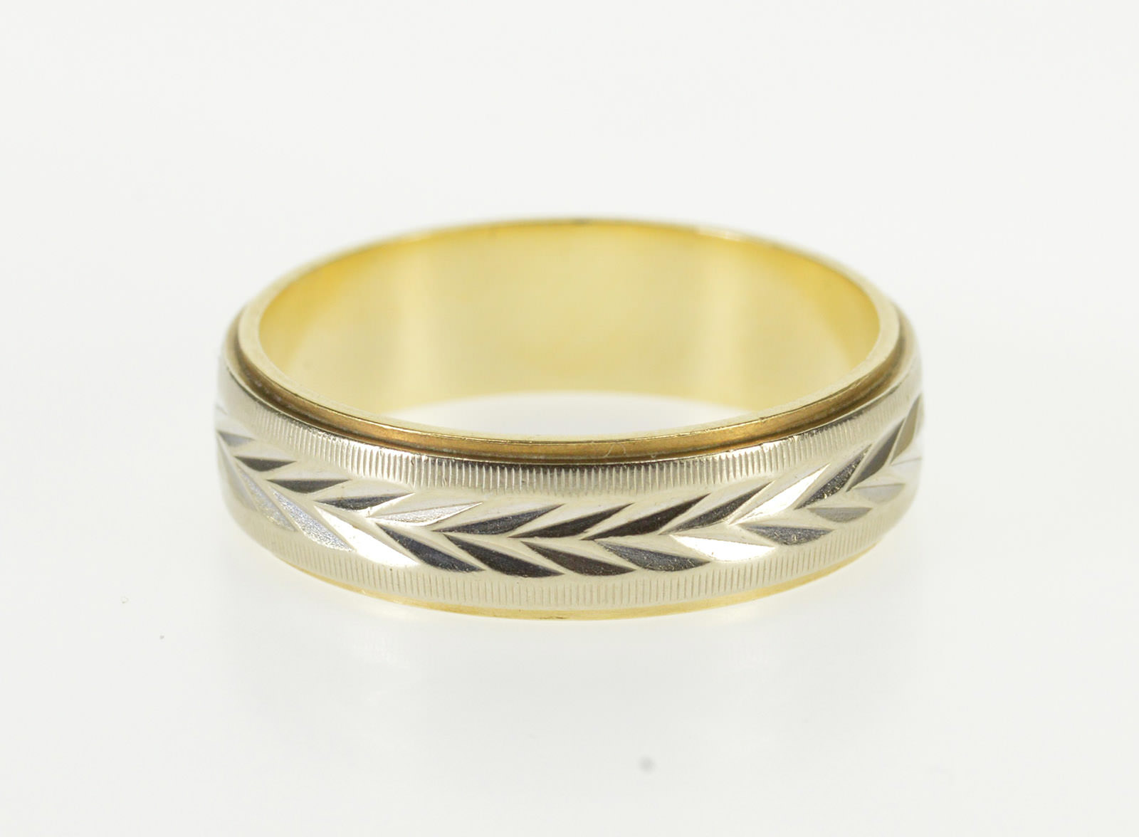 14K Grooved Chevron Pattern Textured Wedding Band Yellow Gold Ring ...
