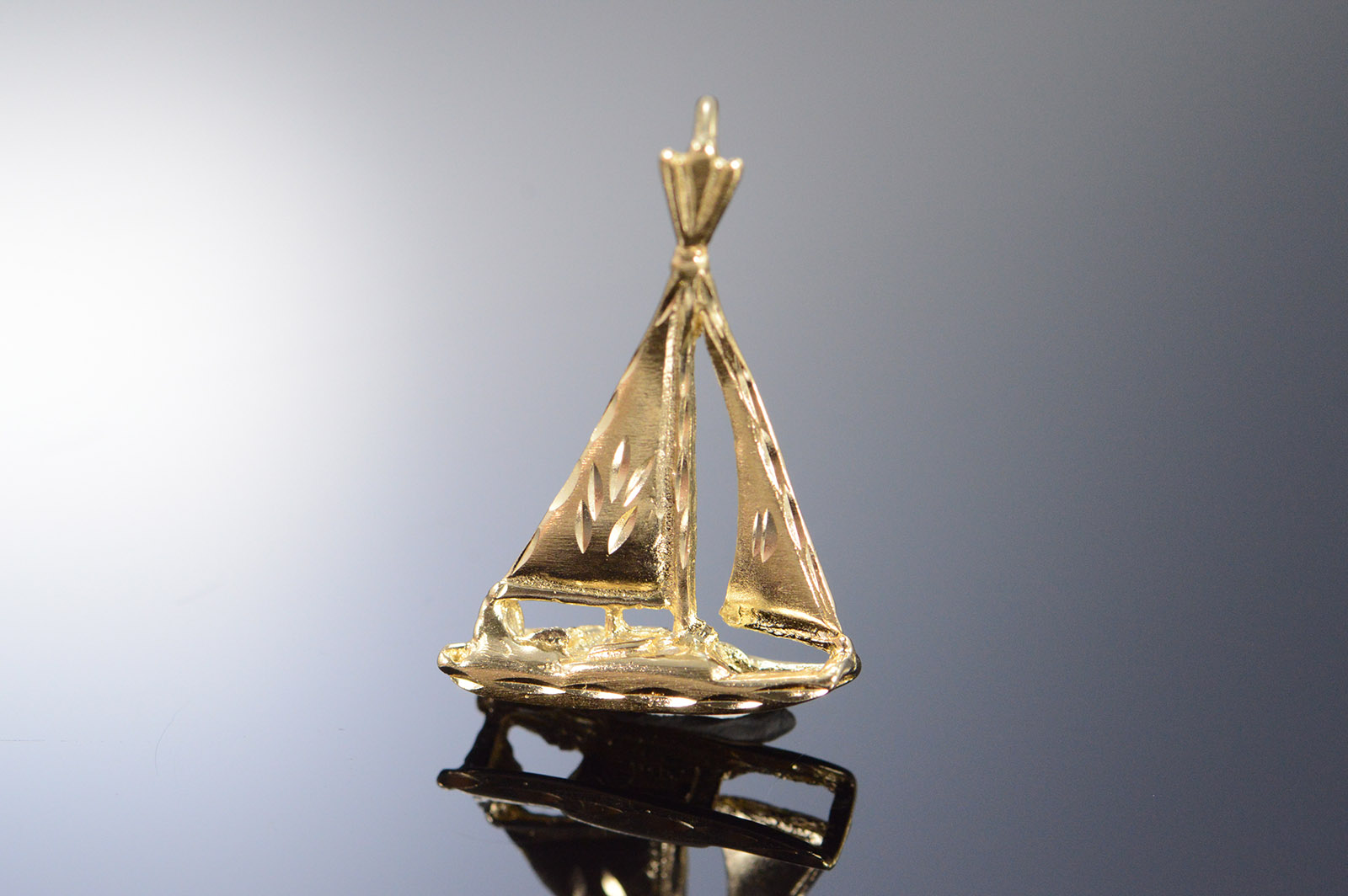 14K Sailboat Boat Sailing Yellow Gold Charm/Pendant | Property Room