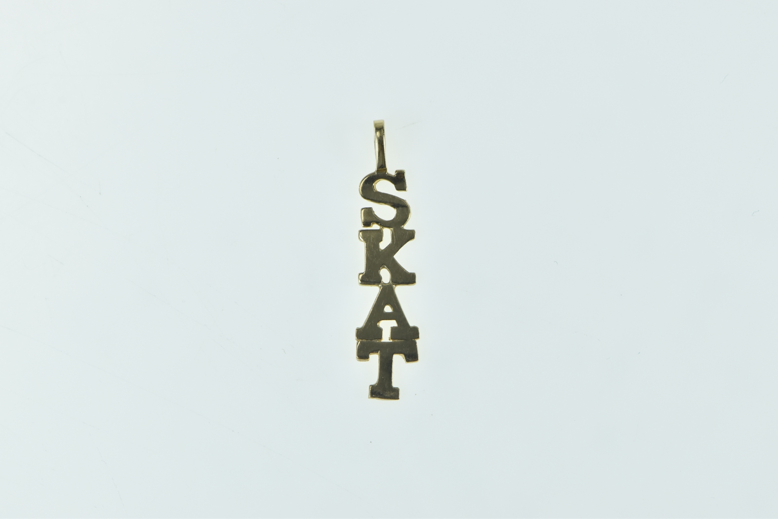 necklaces-pendants | Property Room