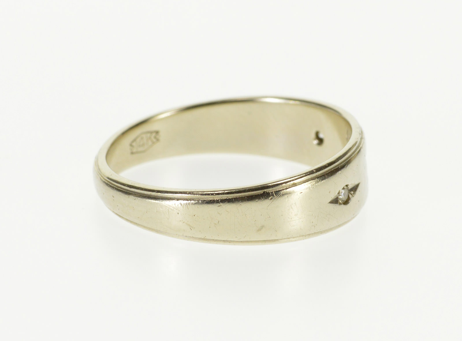 14K Three Stone Diamond Inset Wedding Band White Gold Ring, Size 8.5 ...