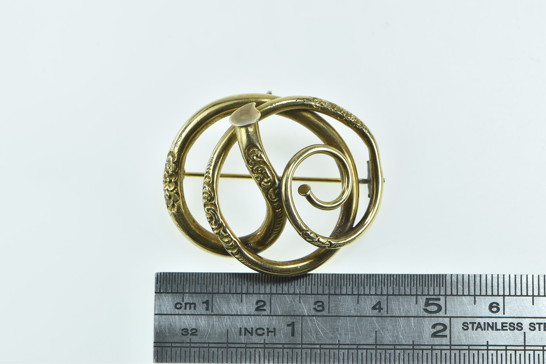 14K Victorian Ornate Scroll Engraved Swirl Loop Yellow Gold Pin/Brooch ...
