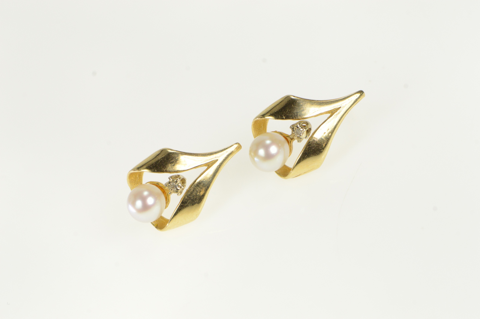 14K Vintage Pearl Diamond Accent Swirl Loop Yellow Gold Earrings ...