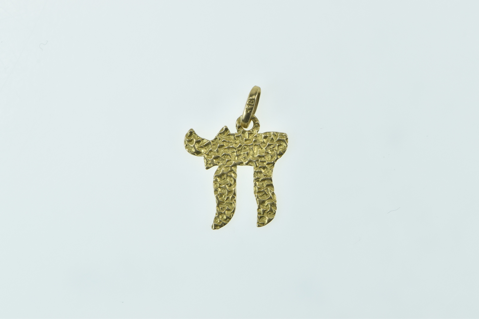 18K Chai Hebrew Life Symbol Jewish Faith Yellow Gold Charm/Pendant ...