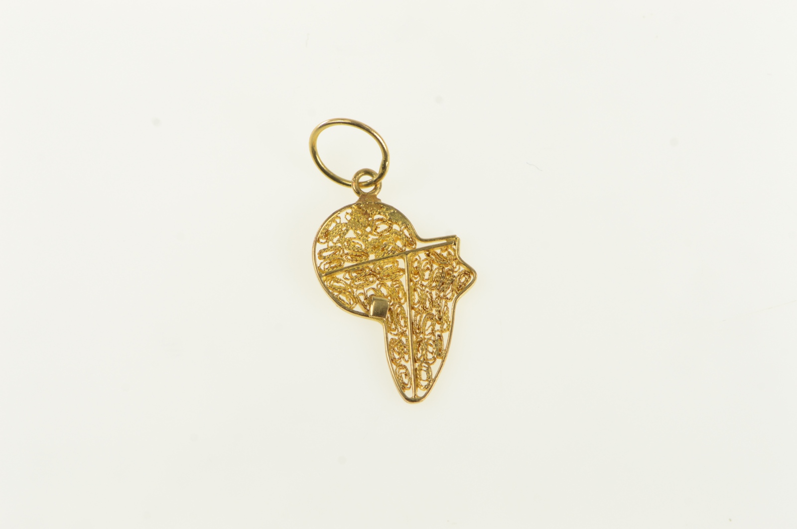 18K Filigree Africa Continent Ornate Yellow Gold Charm/Pendant ...