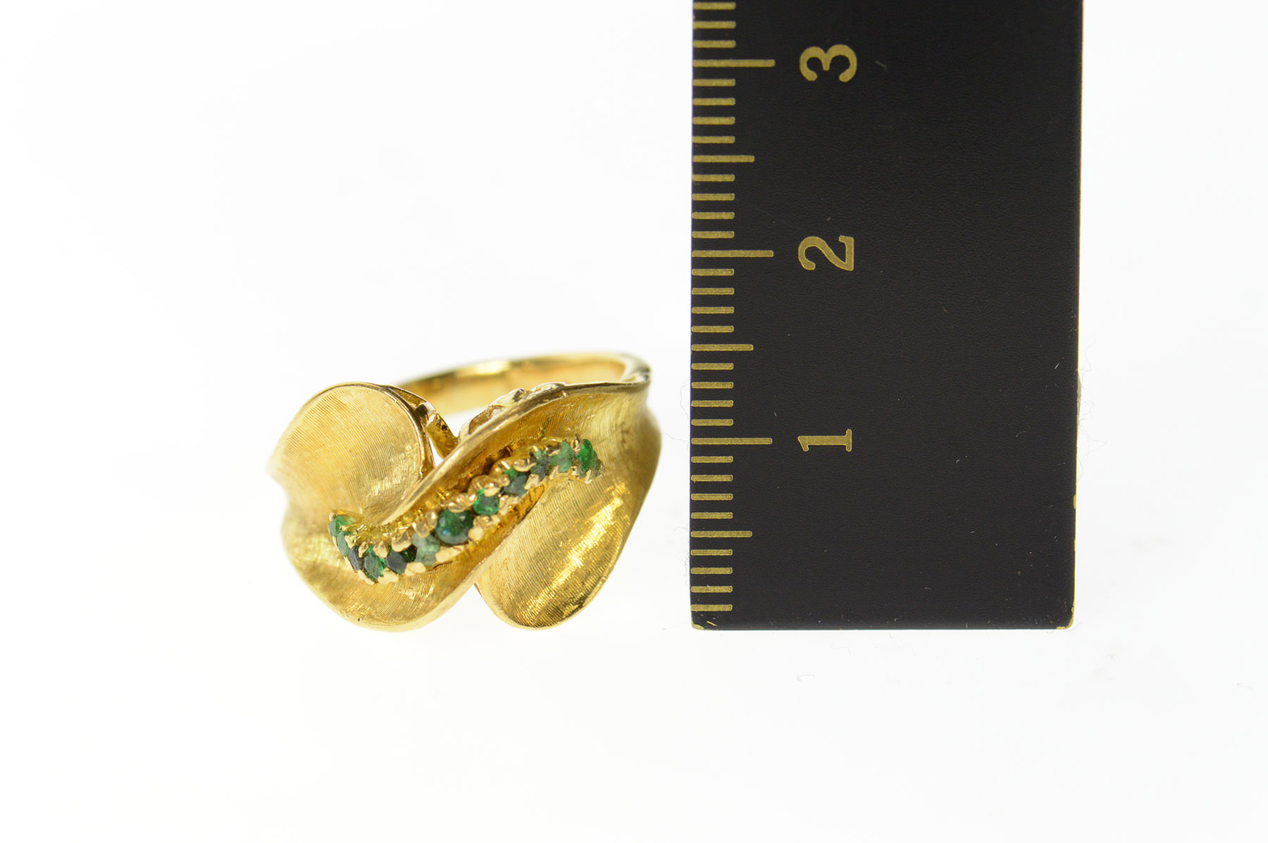 18K Retro Wavy Emerald Textured Concave Cocktail Yellow Gold Ring, Size ...