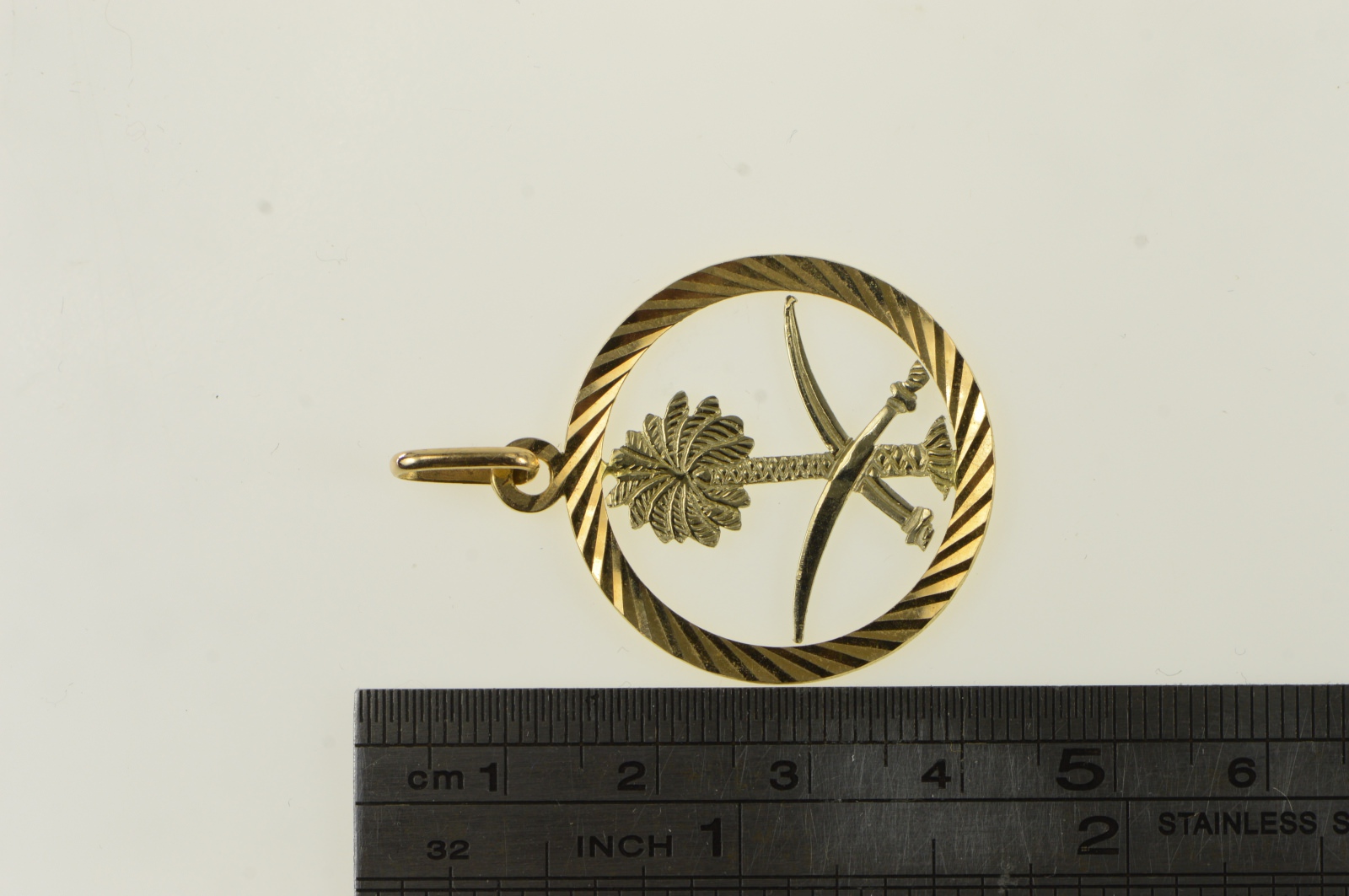 18K Saudi Arabian Seal Sword Palm Medallion Yellow Gold Charm/Pendant ...