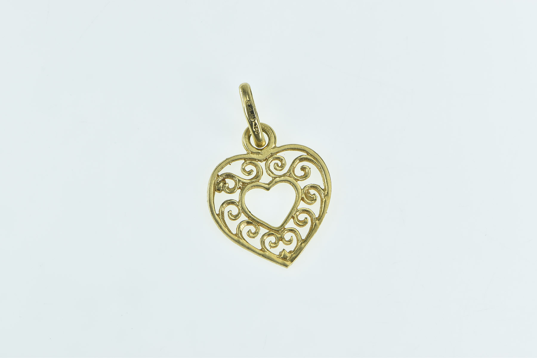 18K Scroll Filigree Heart Love Symbol Romantic Yellow Gold Charm ...