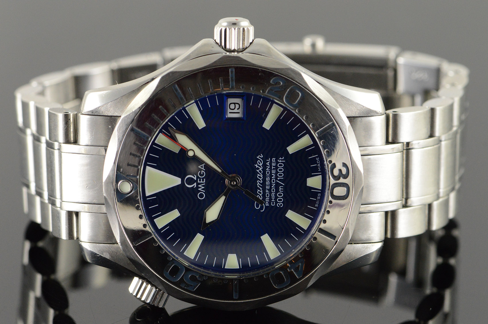 36mm Omega Seamaster Midsize Automatic Blue Wave Dial Watch - Men's ...