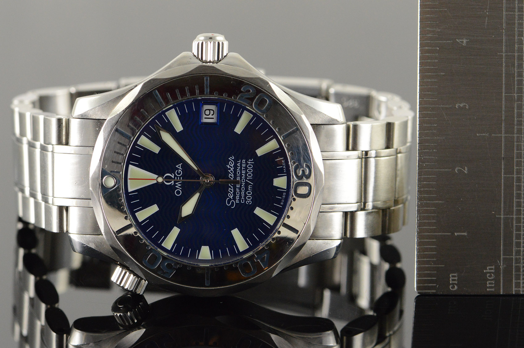 36mm Omega Seamaster Midsize Automatic Blue Wave Dial Watch - Men's ...