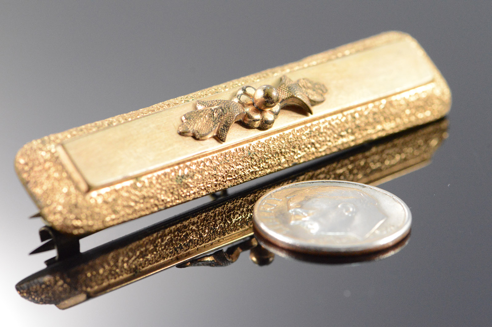 7.3g Gold Filled Victorian Detailed Bar Pin/Brooch | Property Room