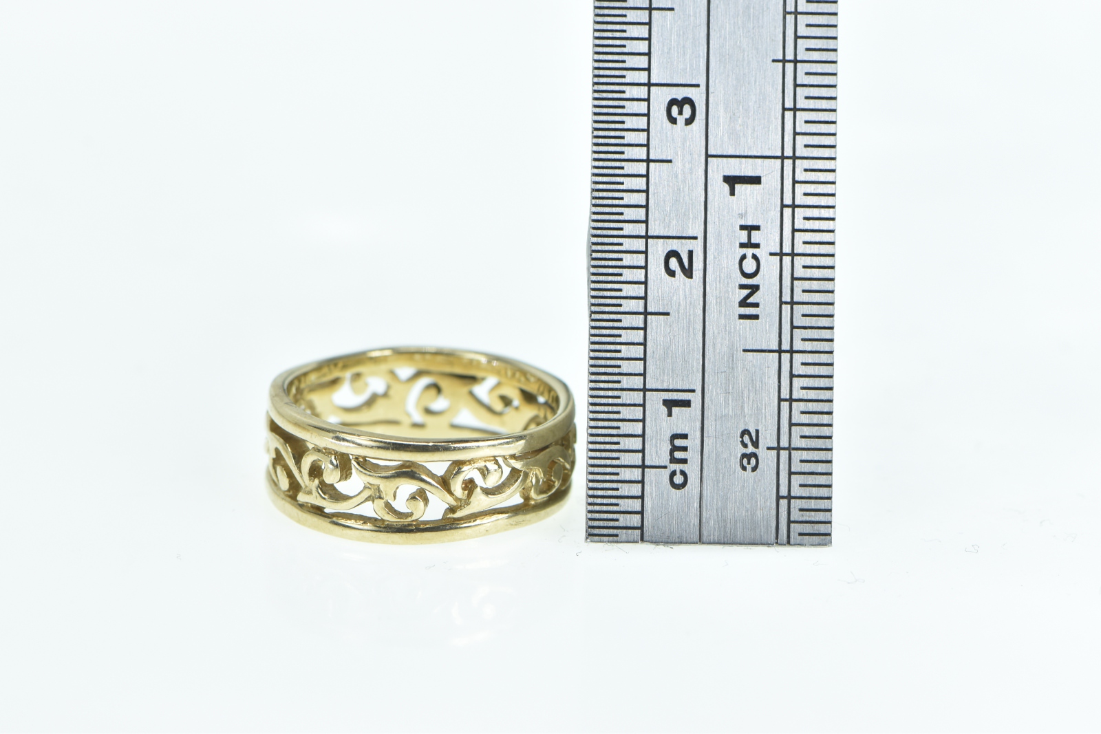 9K 7.4mm Ornate Swirl Vine Filigree Vintage Band Yellow Gold Ring, Size 7.5 | Property Room