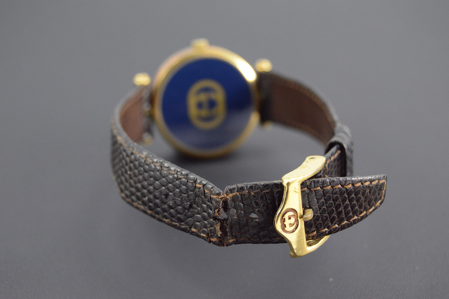 Gold Plated Gucci Black Leather Round 26.3mm Face Vintage Unisex Wrist ...