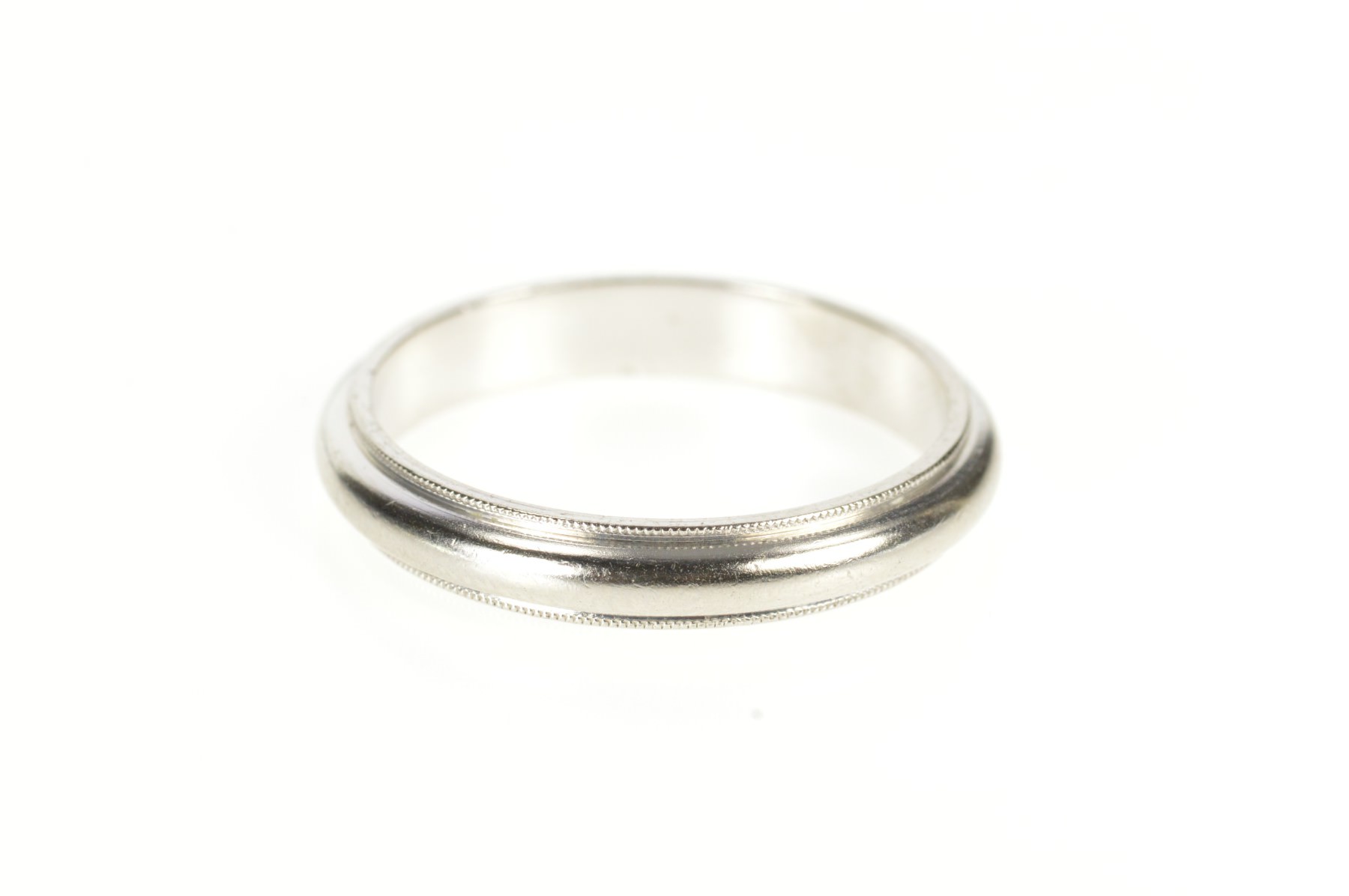 Platinum 4.2mm Classic Milgrain Trim Men's Wedding Band Ring, Size 11. ...