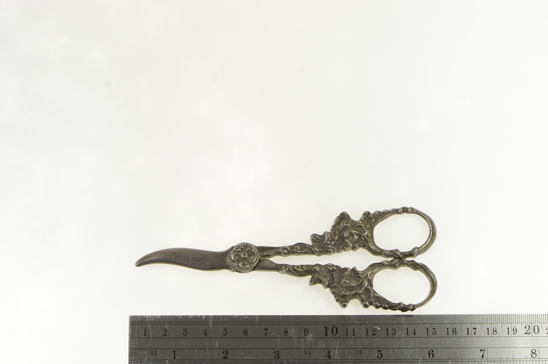 Sterling Silver Oak Leaf Vine Baroque Grape Shears Scissors | Property Room