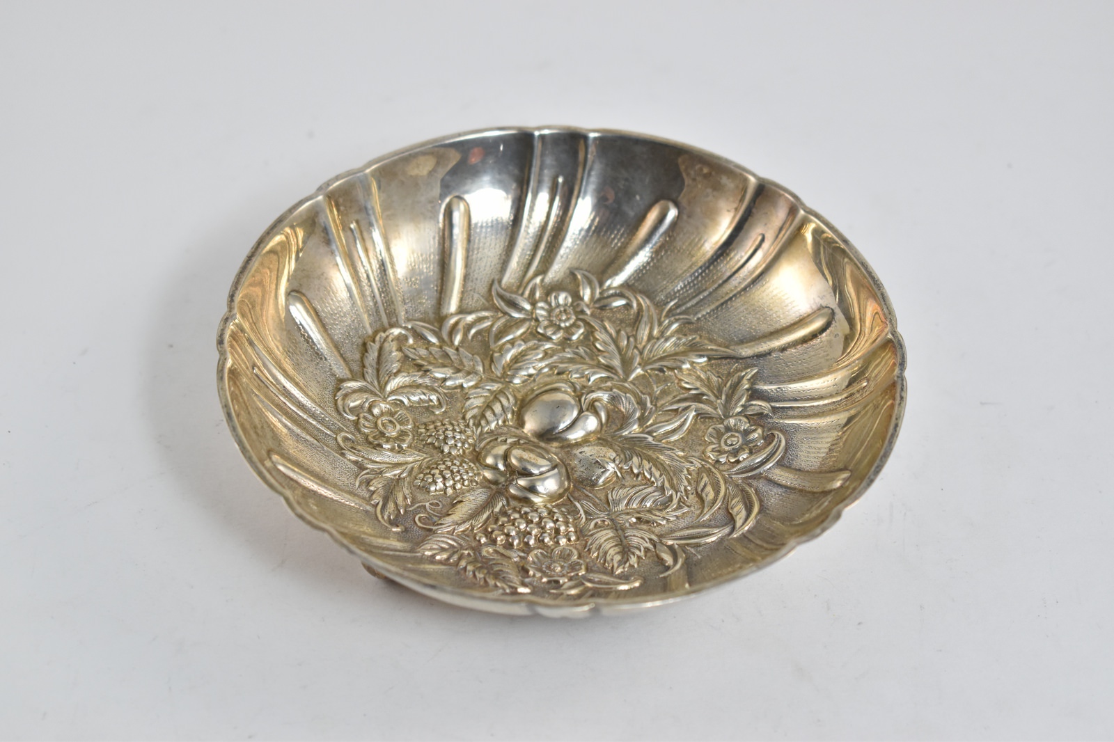 Sterling Silver S Kirk & Sons Repousse Flower Ornate Bowl | Property Room