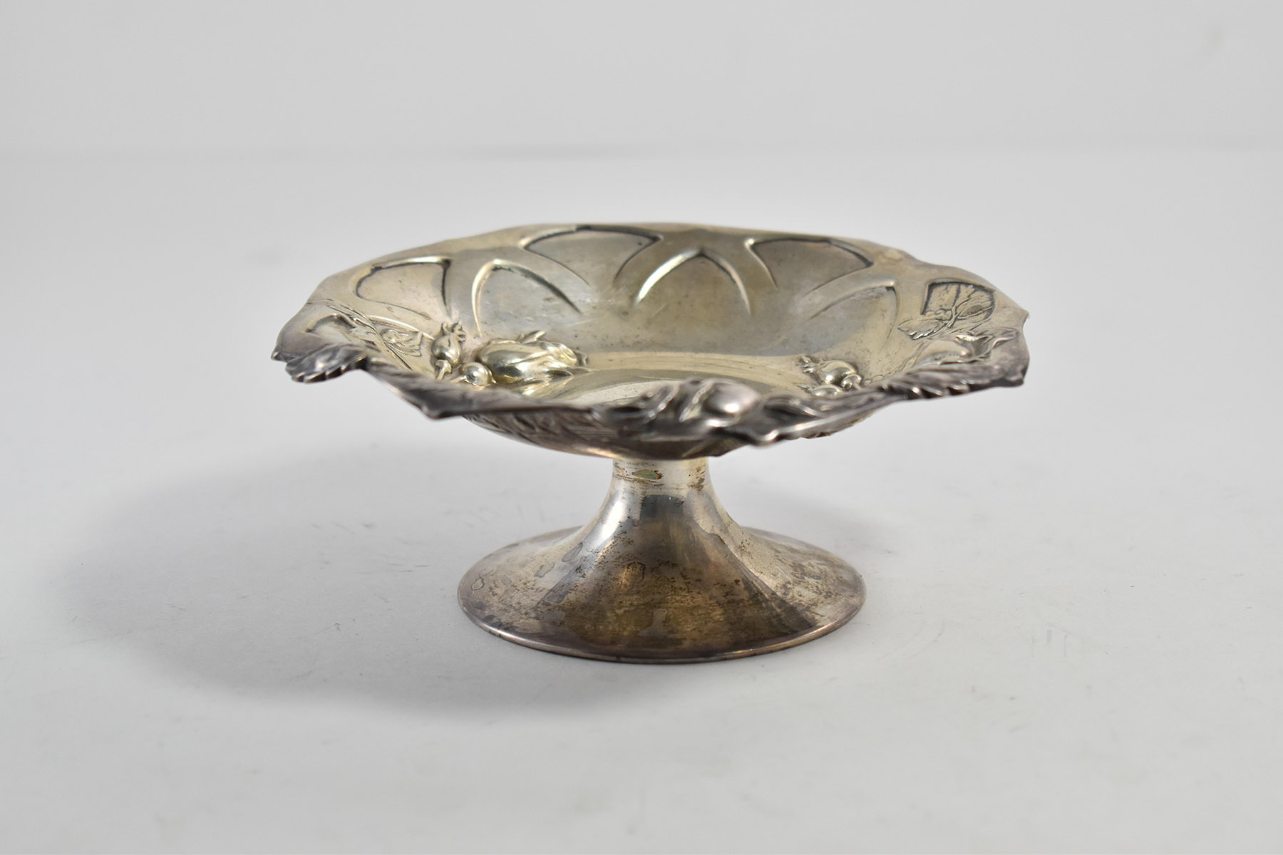 Sterling Silver Simpson Hall Miller Repousse Rose Candy Dish | Property ...