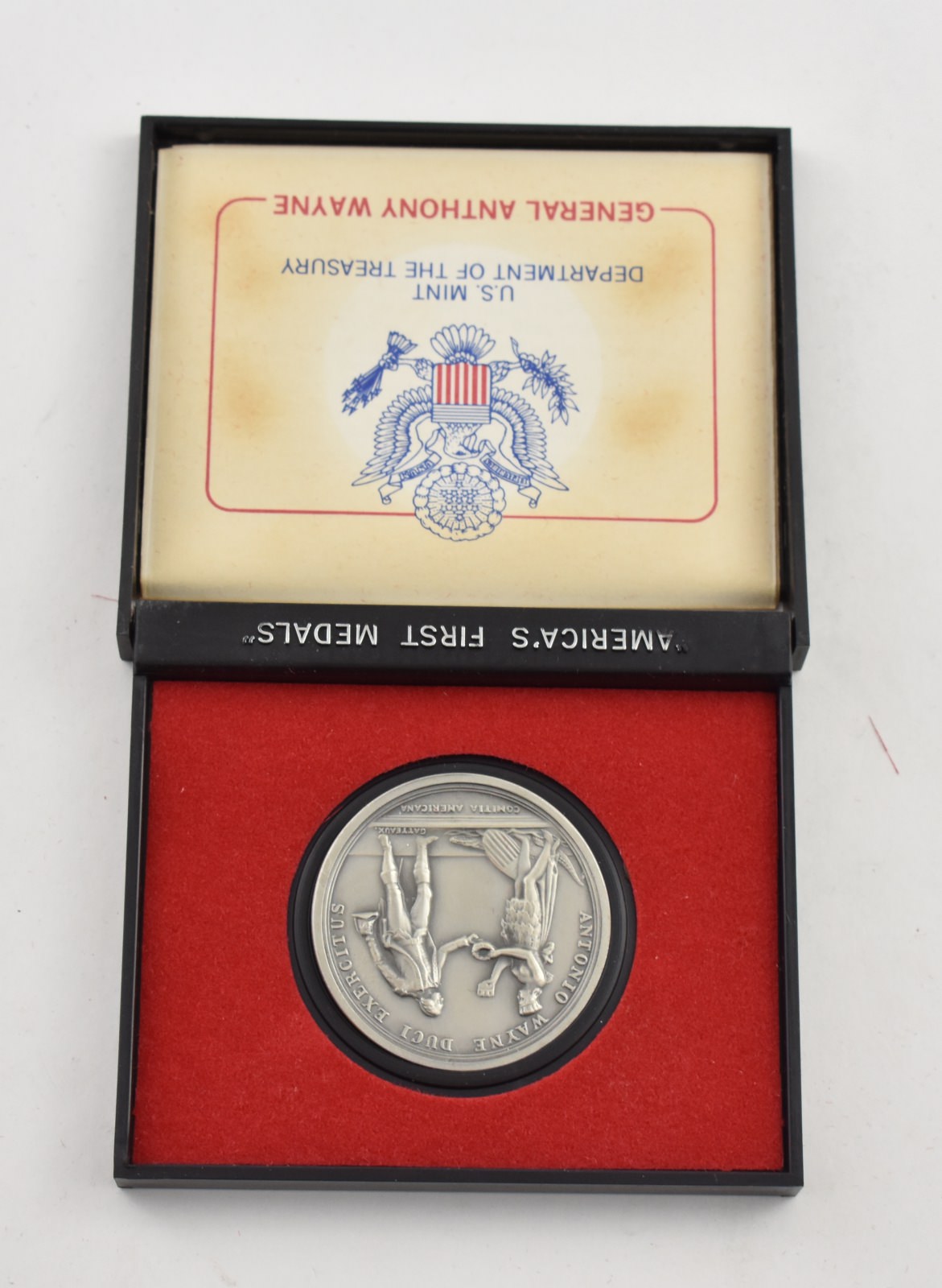 1976 1776 Bicentennial Official US Mint Historic Commemorative Medal ...