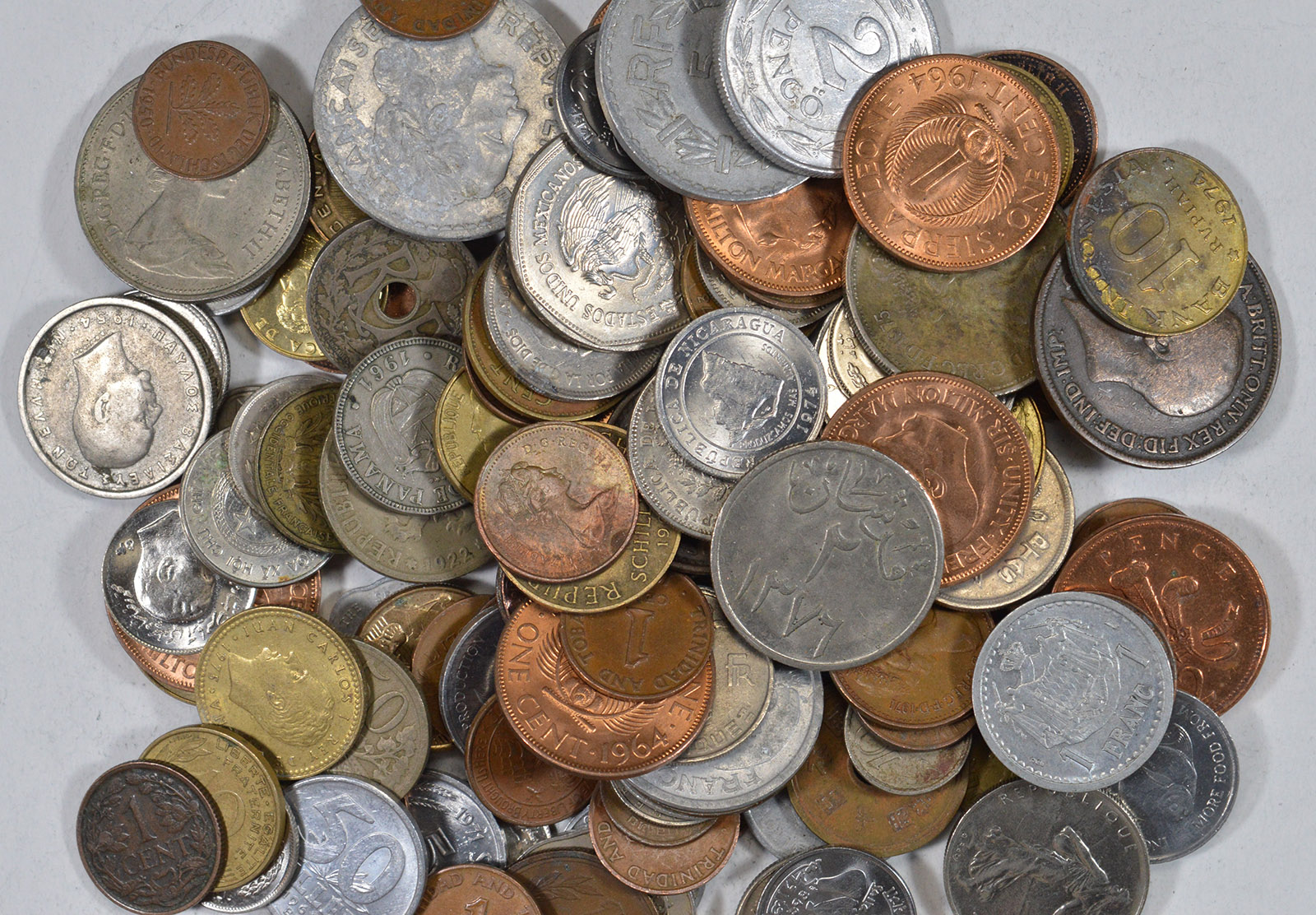 Roughly a POUND of Mixed World Coins - Great Mix | Property Room