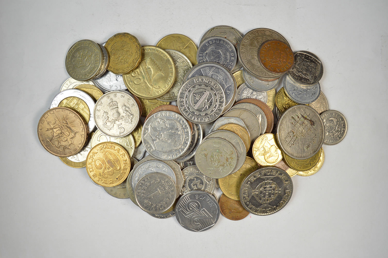 Roughly a POUND of Mixed World Coins - Great Mix | Property Room