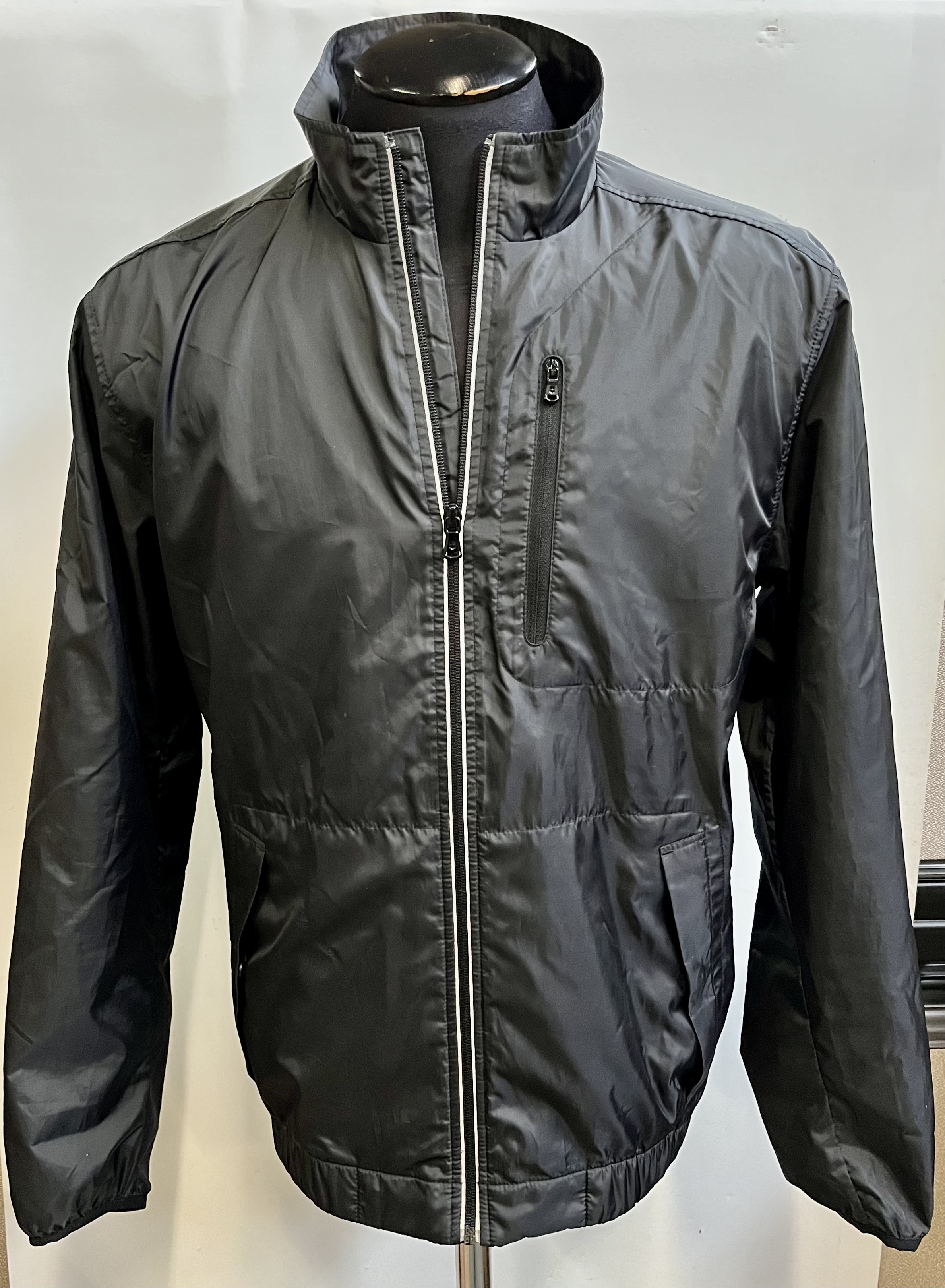 Victorinox Light Jacket, Large | Property Room