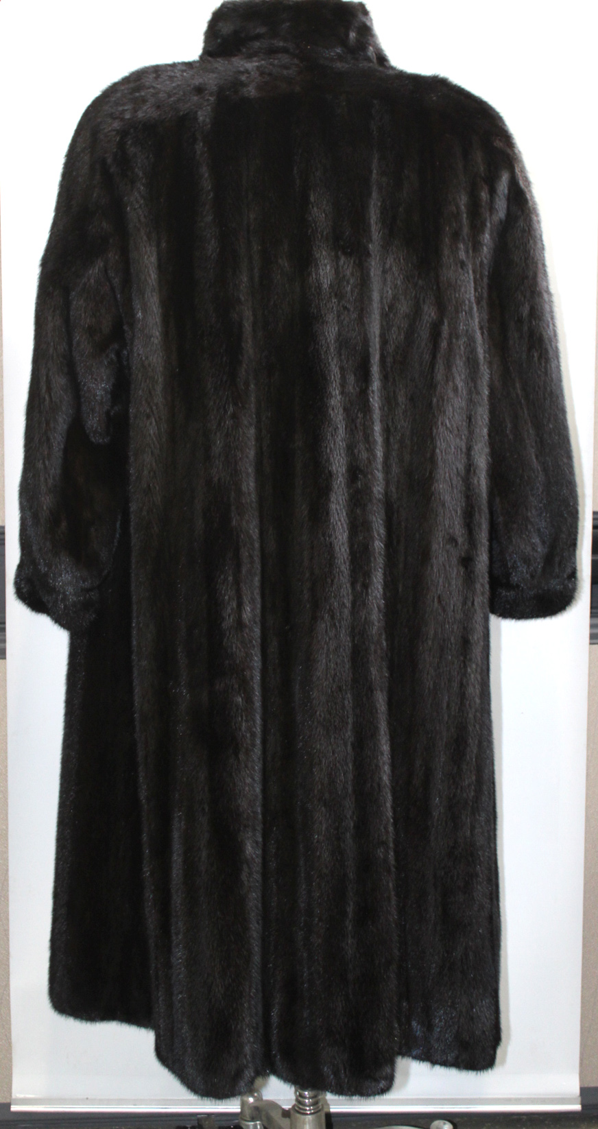 Black Full Length REVERSIBLE Mink Coat - Size L | Property Room