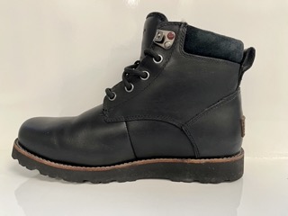 UGG Stenton Boots, 7 | Property Room